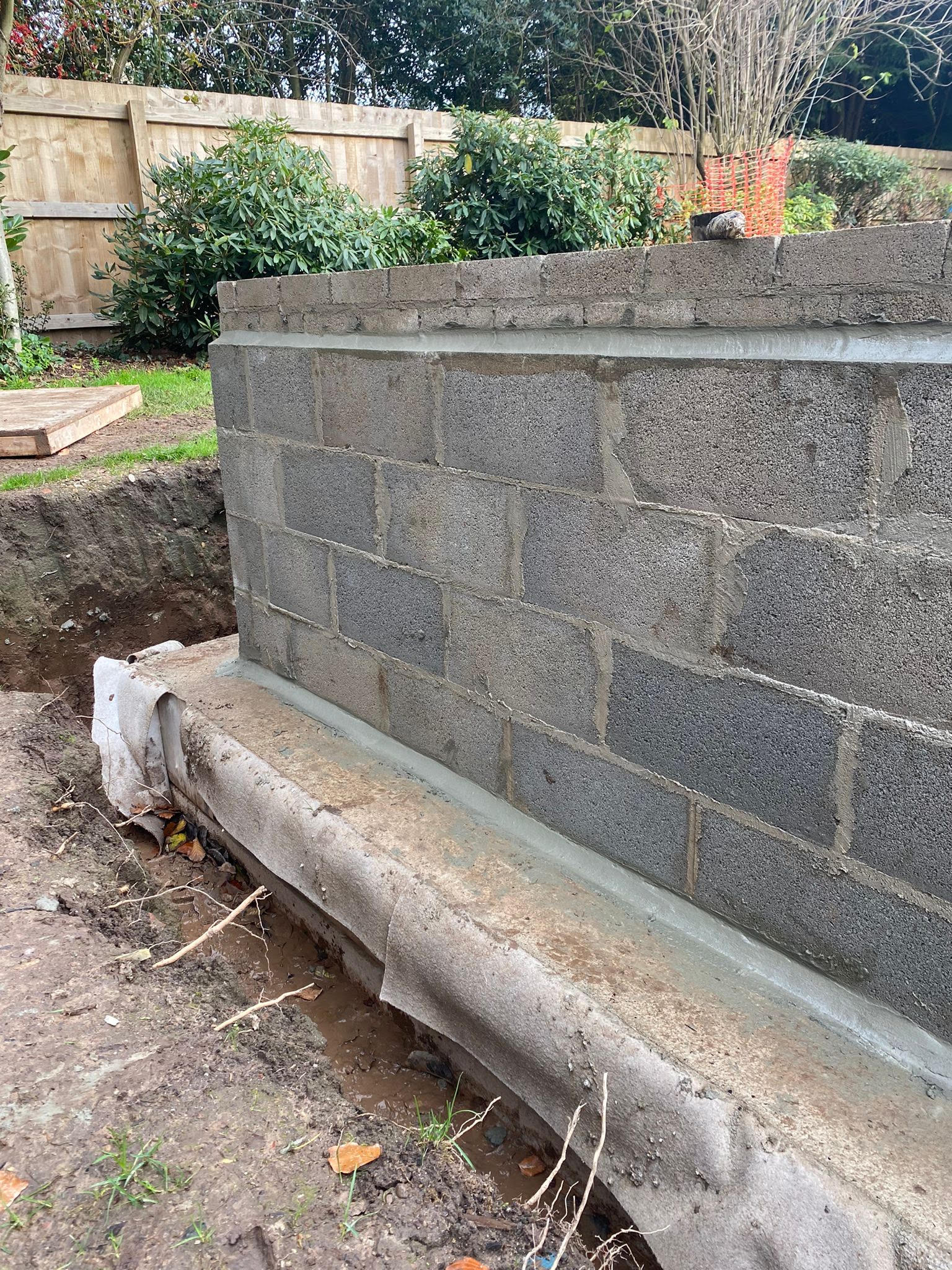 Tanking a swimming pool/jacuzzi - Damptec