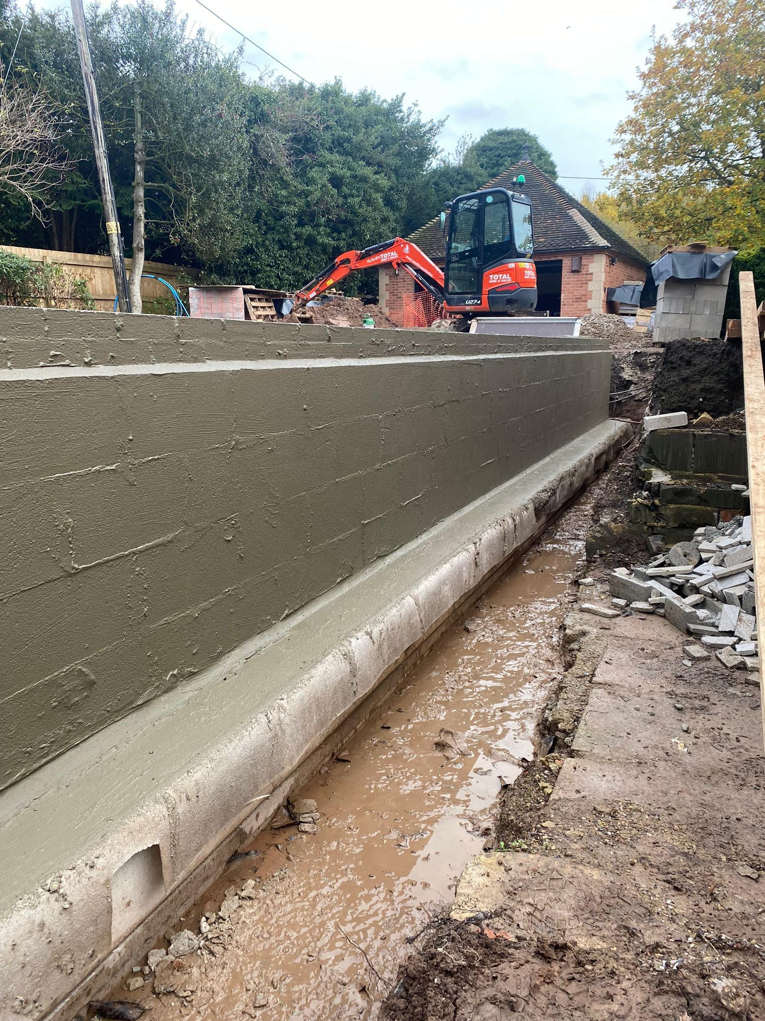 Tanking a swimming pool/jacuzzi - Damptec